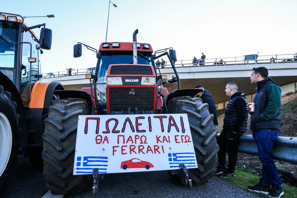 Κομμένη στα δύο η χώρα από τα αγροτικά μπλόκα -Μεγάλη κινητοποίηση των ...