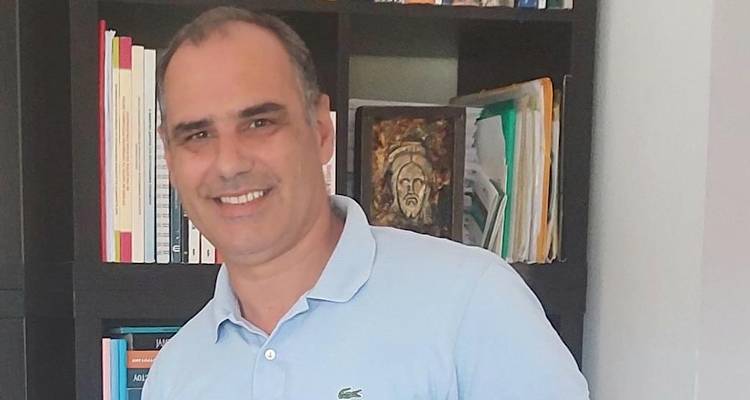 Για το Γυμνάσιο Μύρινας, τη λειψυδρία και το Ρωμαίικο Γιαλό ρωτάει η ...